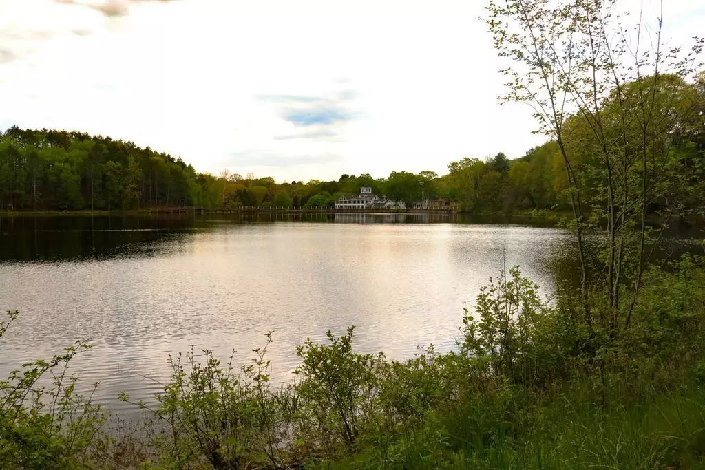 Compra tota aquesta ciutat fantasma de 62 acres a Connecticut per només 1,9 milions de dòlars 17861_8