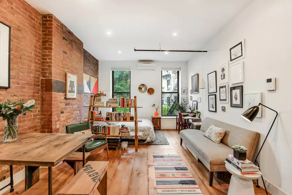 $ 469K Clinton Hill סטודיע האט ווינטידזש כיין און די קאַנוויניאַנס פון אַ קאָנדאָ 17905_1