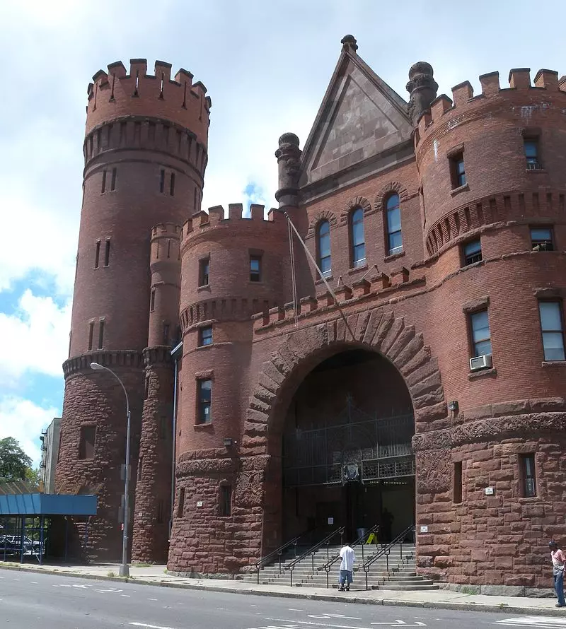 BEDFORD UNION ARMORY, KINGSBRIDGE ARMORY, MAYOR DE BLASIO, NYC ARMORIES, PARK AVENUE ARMORY, Laurie Cumbo, Nhà ở giá cả phải chăng, tái sử dụng thích ứng, các tòa nhà lịch sử