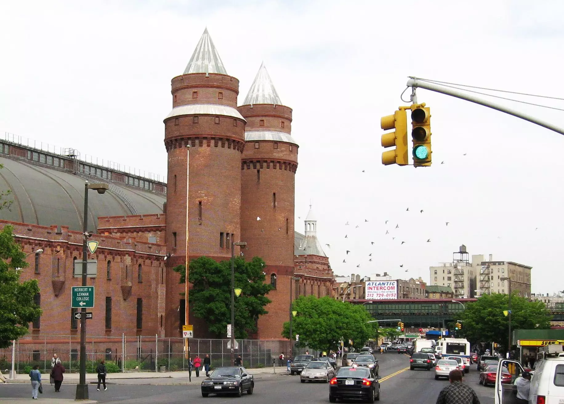 NYC'nin silahlarını yeniden geliştirmek: Uyarlanabilir yeniden kullanım ve topluluk oluşturma tartışmalara yol açtığında 17922_7