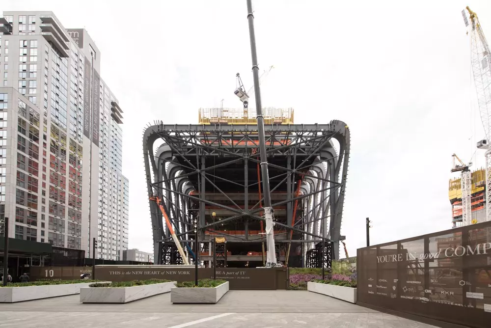 Qendra e artit e Hudson Yards, The Shed, përfundon konstruksionin prej çeliku në guaskën e saj të lëvizshme 17950_3