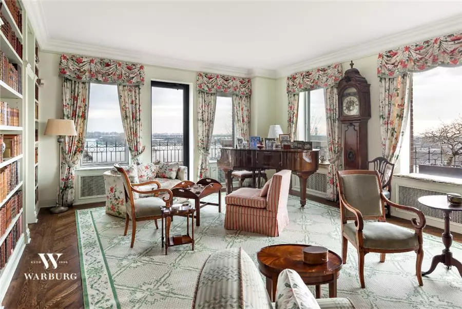 Glamorous Yorkville penthouse වරක් Irving Berlin හි නිවස $M 7.9 සඳහා ලැයිස්තුගත කර ඇත 18043_2
