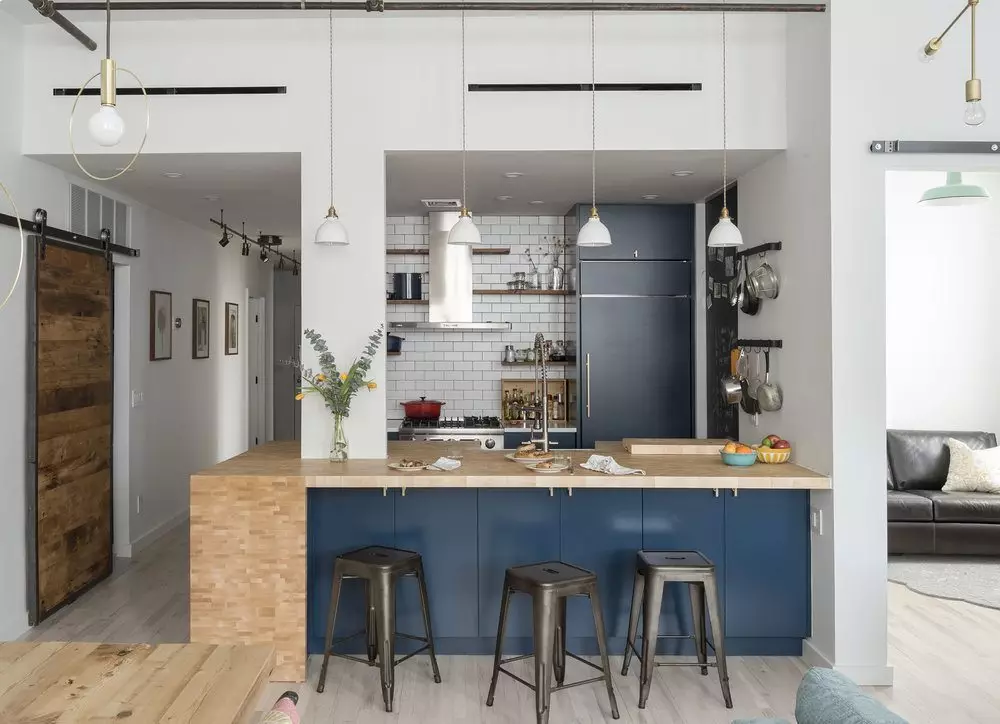 Els arquitectes de Bowerbird creen un niu personalitzat en un loft de Boerum Hill amb detalls en acer i fusta recuperada 18246_1