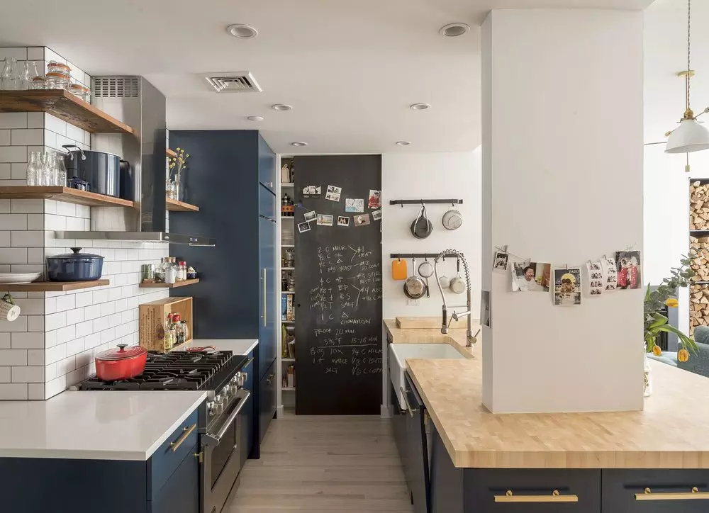 Els arquitectes de Bowerbird creen un niu personalitzat en un loft de Boerum Hill amb detalls en acer i fusta recuperada 18246_5