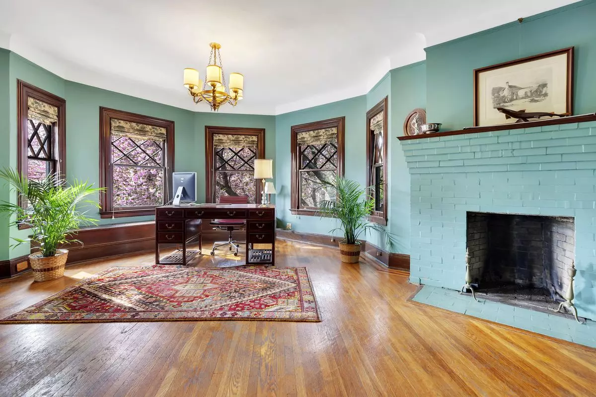 Домот од 3 милиони долари во урбаното предградие Prospect Park South е самостојна убавина 18252_7