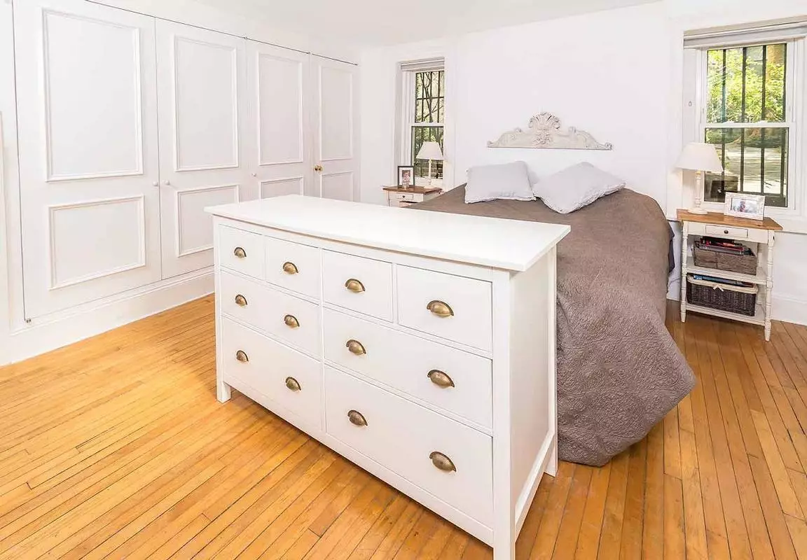 Un bloc de tres dormitoris recentment renovat en una casa adossada de West Village de 1844 demana 2,7 milions de dòlars 18280_3