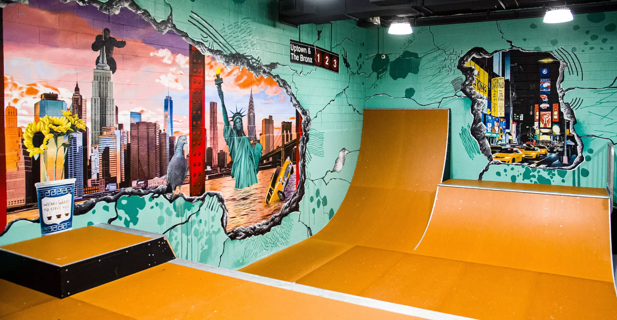 Prvý skate park v New Yorku v obytnej zástavbe je otvorený na námestí Waterline Square 1839_2