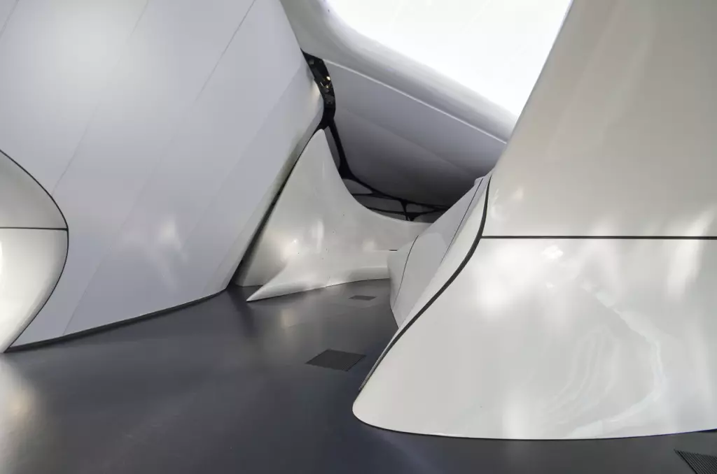 Chanel Mobile Art Pavilion, Zaha Hadid, pwojè atizay piblik, starchitecture