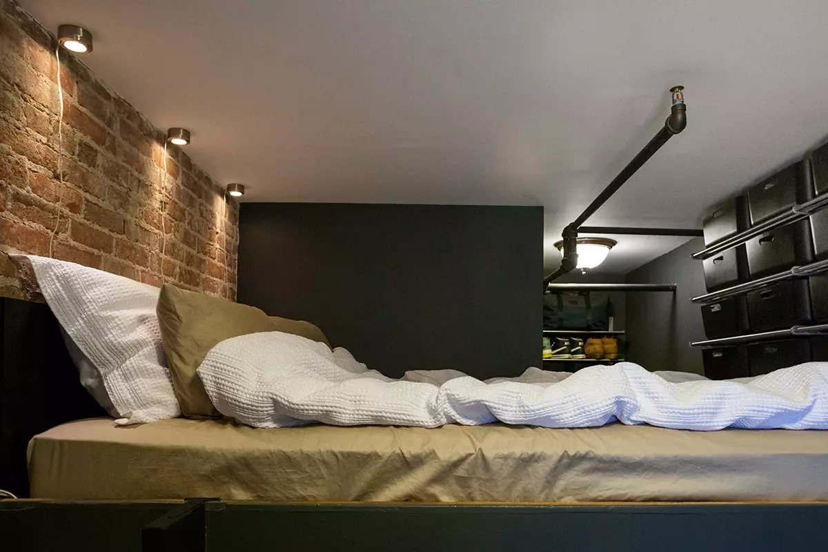 150 فوت مربع من: آنتونی تریلو، معمار، هنرپیشه، آپارتمان کوچک طراحی شده سفارشی خود را به ما نشان می دهد. 18961_15