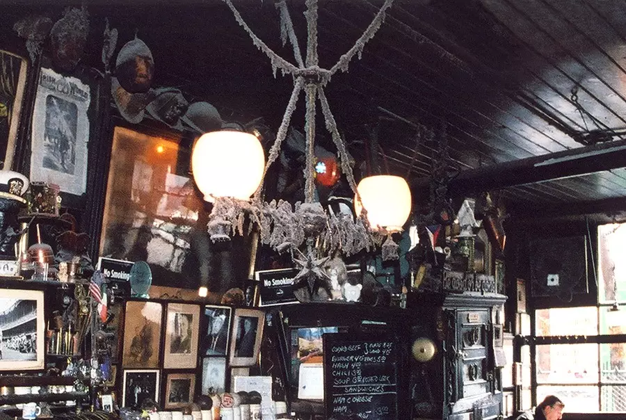 The Urban Lens : à l'intérieur du McSorley's Old Ale House, le plus ancien bar de New York 19174_10
