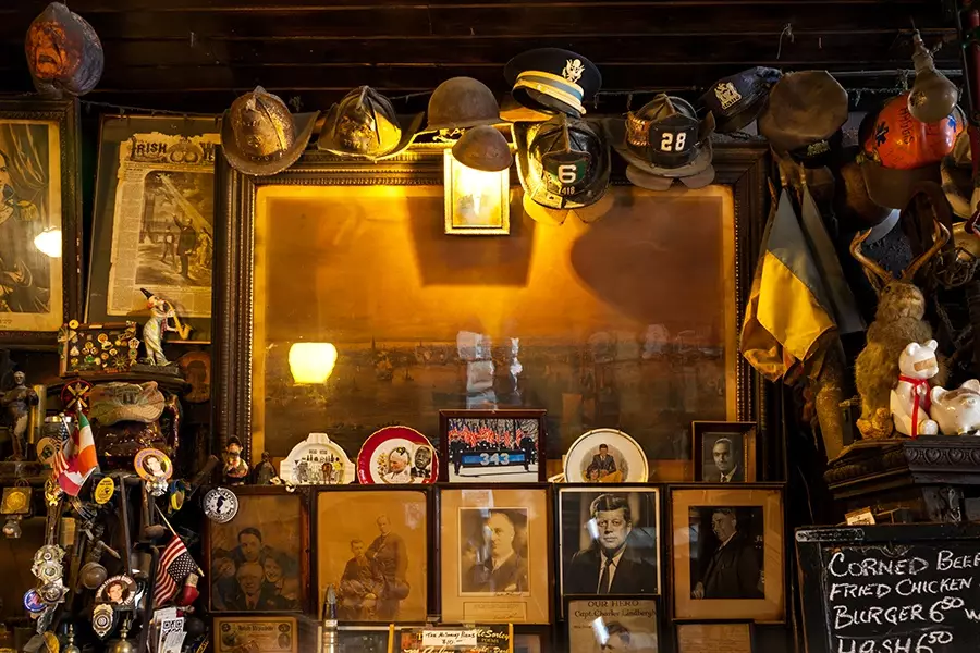 The Urban Lens : à l'intérieur du McSorley's Old Ale House, le plus ancien bar de New York 19174_8