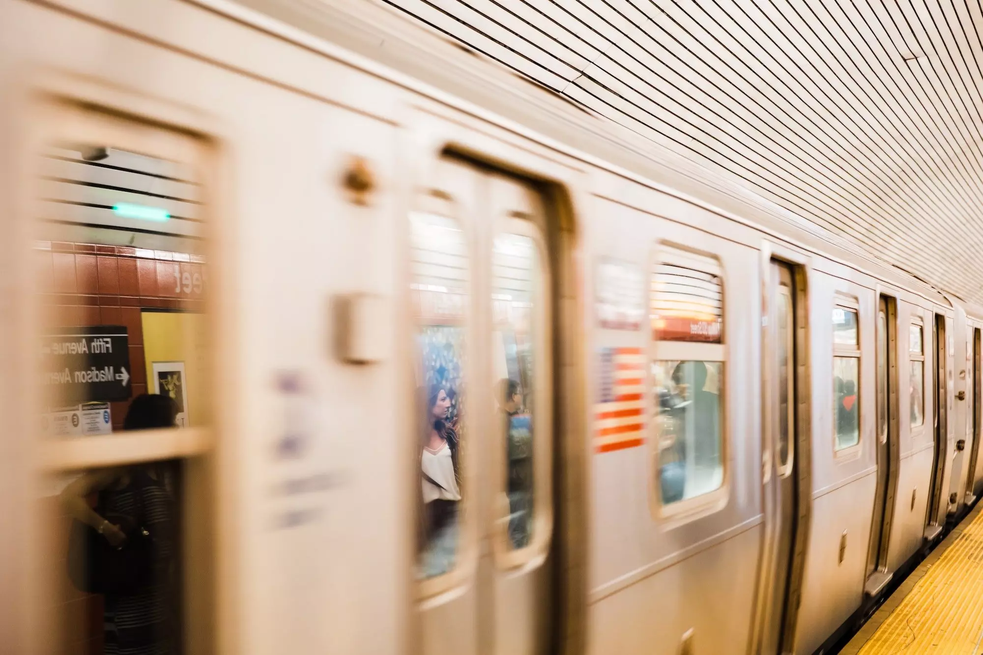 Niveli i metrosë në NYC arrin nivelin më të lartë që nga fillimi i Covid 191_1