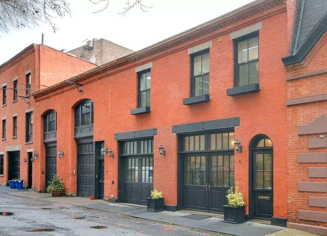 布鲁克林高地一条独特街道上的现代马车房尝试以 1000 万美元的价格出售 19219_2
