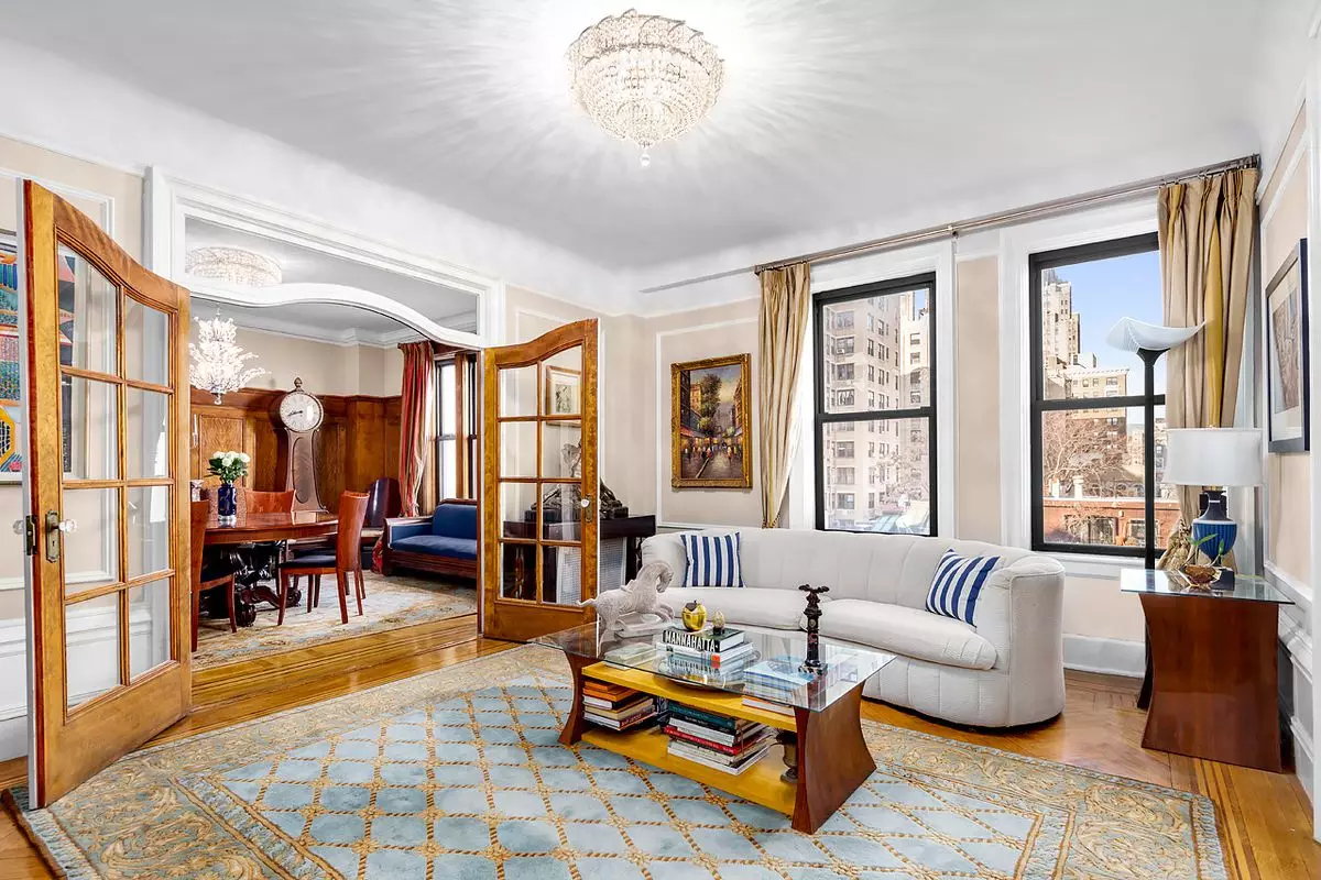 Apartamento de sete quartos 'espaçoso e desconexo' pede US $ 2,7 milhões no Upper West Side 19232_4