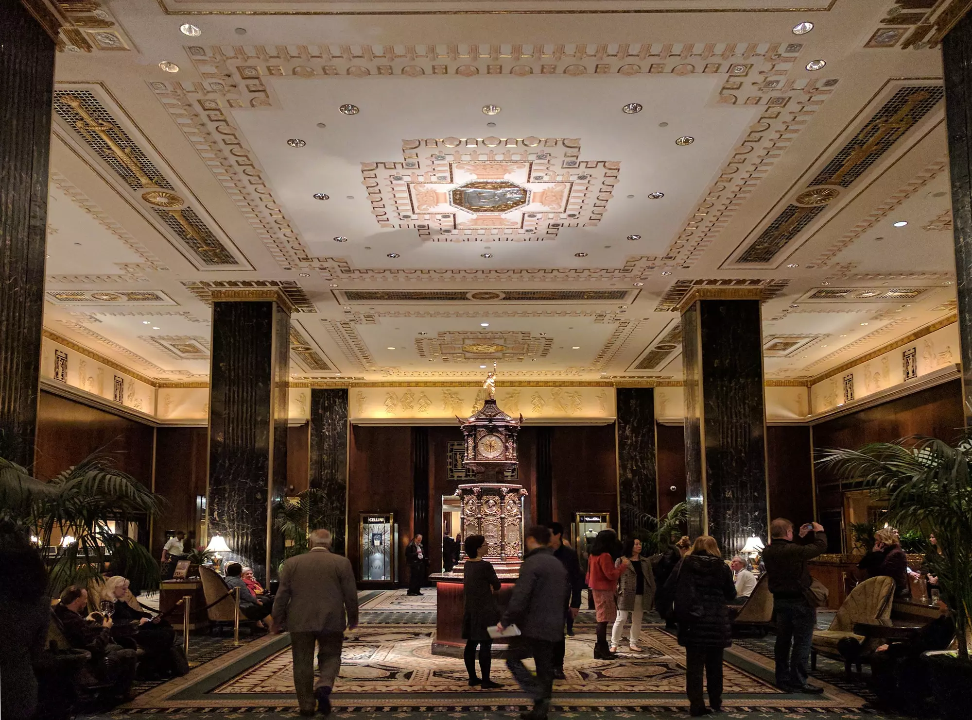 Waldorf Astorian ikoniset sisätilat tekivät virallisesti New Yorkin maamerkin 19239_1