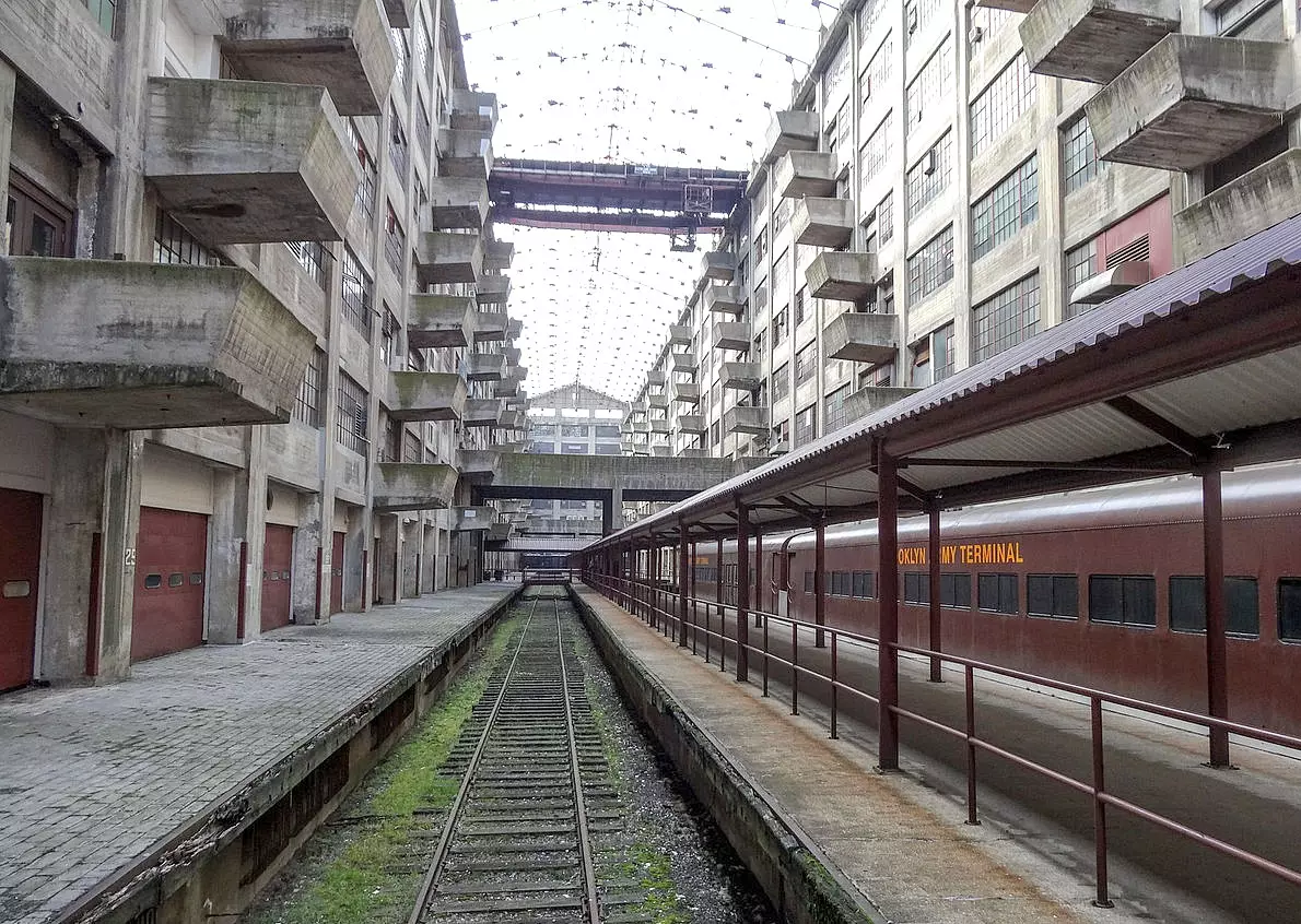 Brooklyn Army Terminal, Cass Gilbert