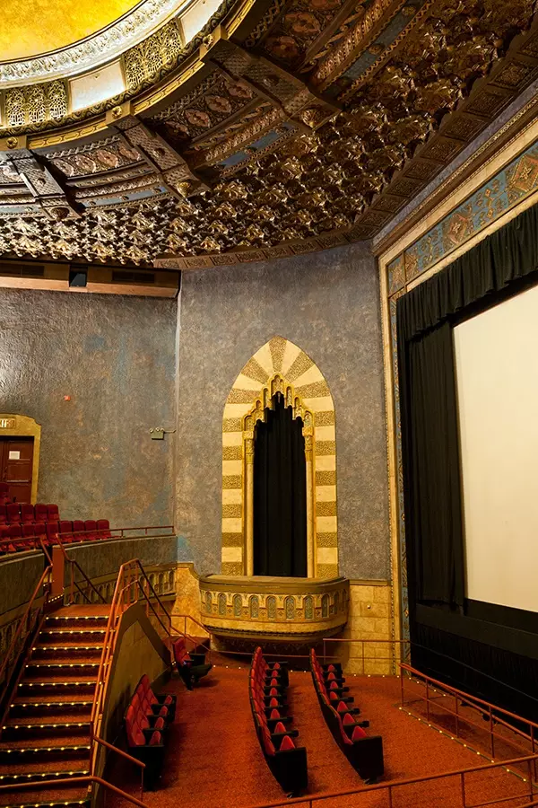 Village East Cinema, Yiddish Rialto, Louis N. Jaffe Theatre