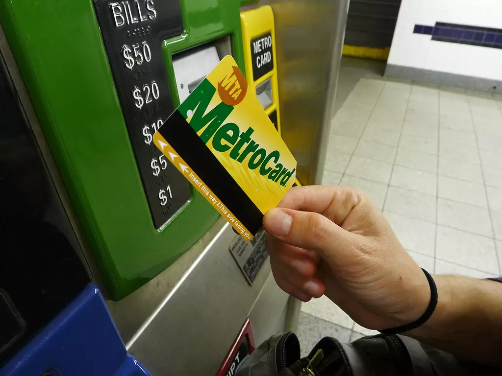 MTA bilindkirina bilêtê pejirand, MetroCard mehane dê bibe 121 $ 20014_1