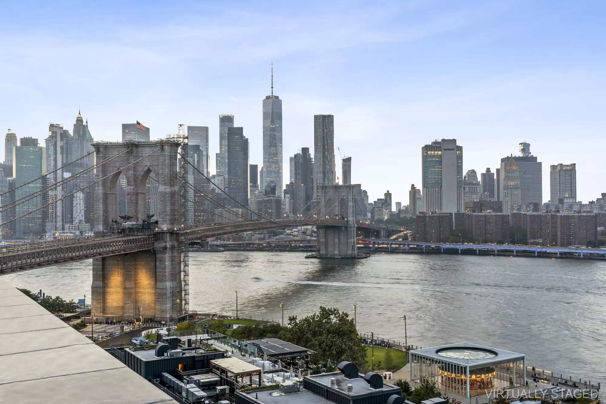 这套价值 450 万美元的顶层公寓拥有令人叹为观止的桥梁和曼哈顿天际线景观，您只能在小飞象中看到 2029_12