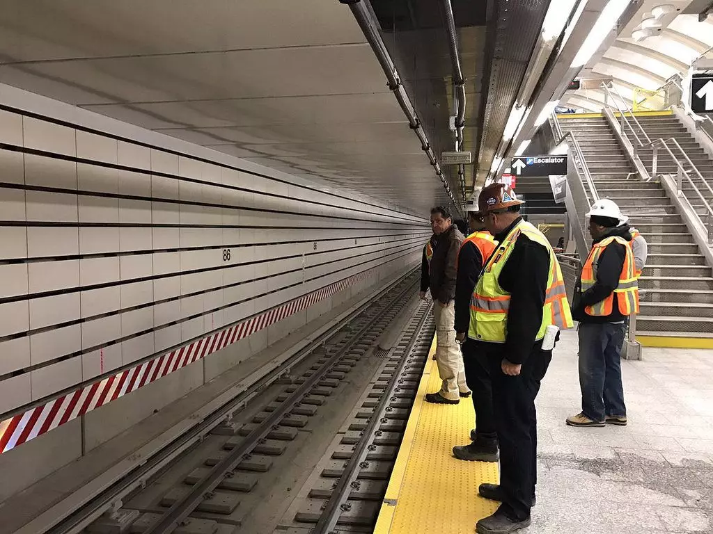 Second Avenue Subway töötab esimesel nädalal piiratud teenusega 20519_1