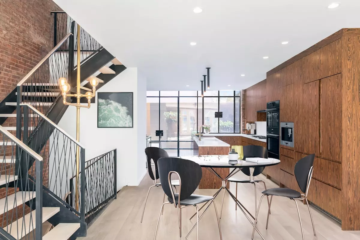 265 şimal altıncı küçə, sərin siyahılar, Williamsburg, Northside, townhouse, yeni tikinti, skylight, atrium,