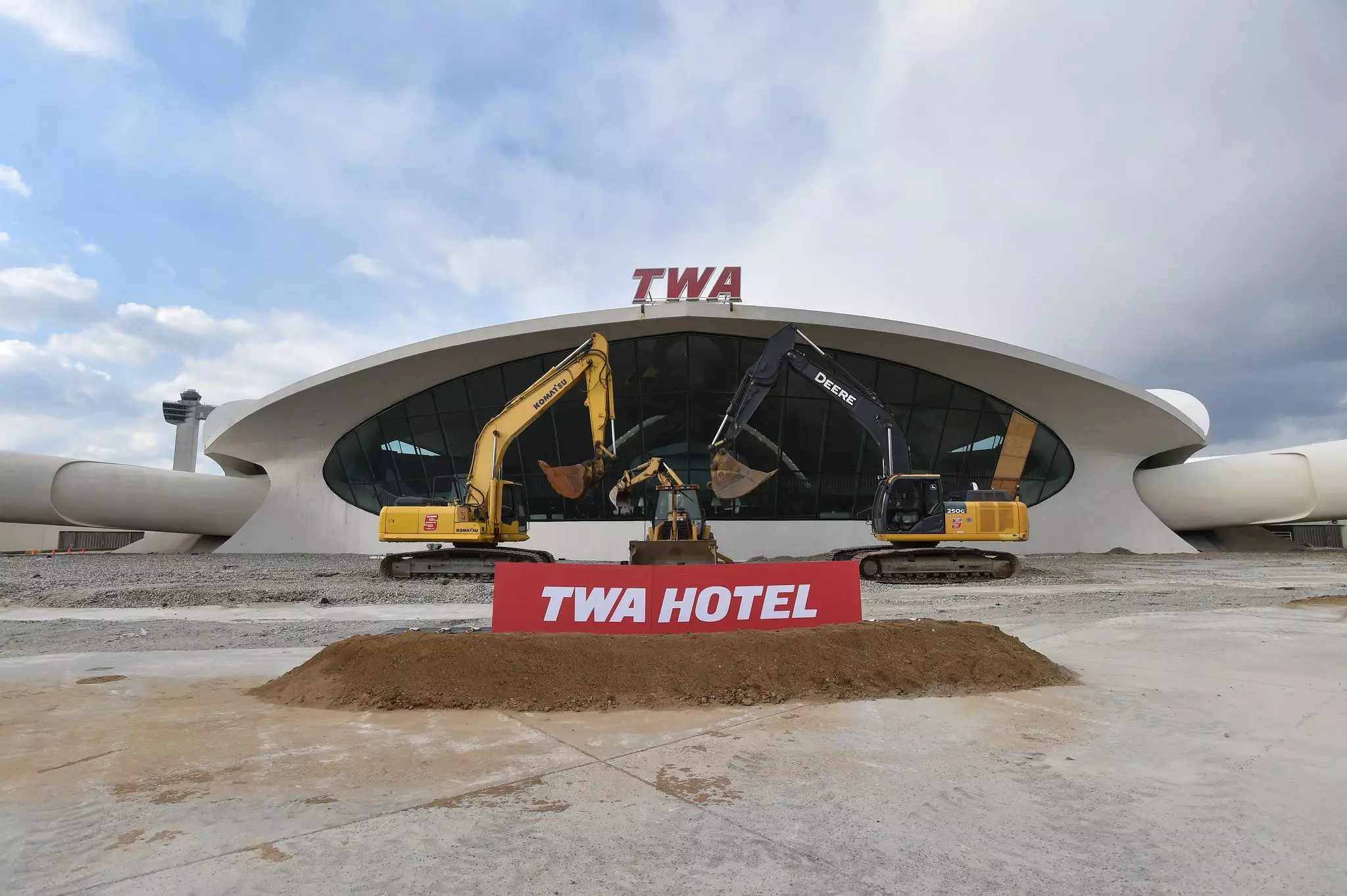 twa-hotel-cuomo-december-2016-1