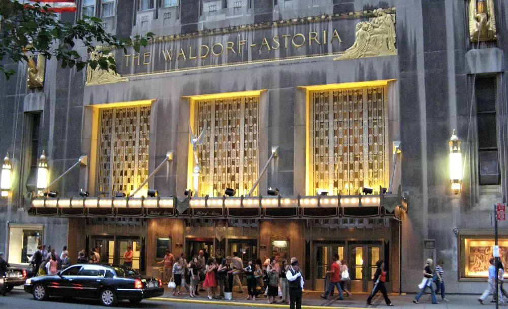 Waldorf Astoria, 301 Park Avenue