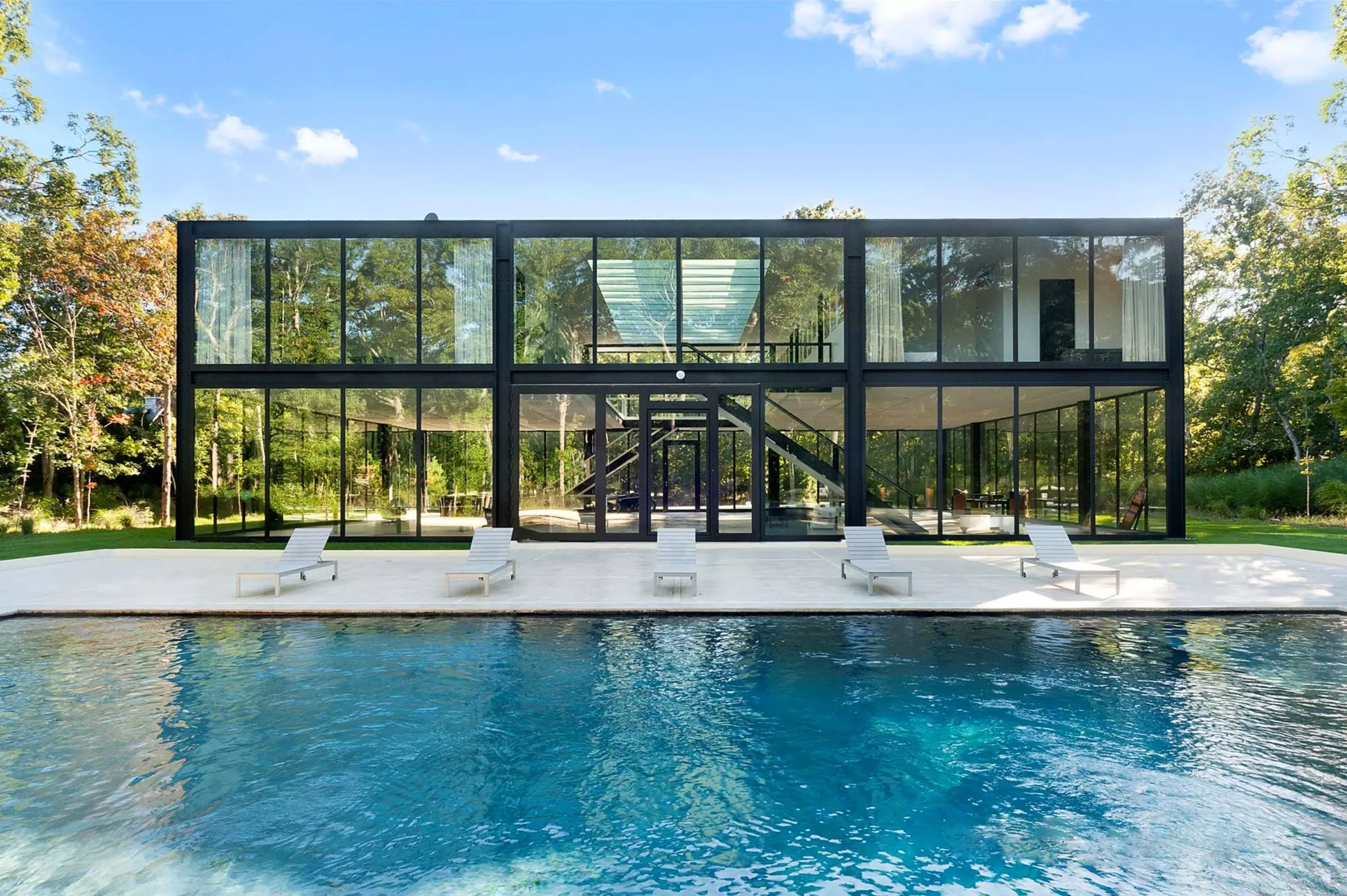 Поседујте кућу са стакленом кутијом у Хамптонсу коју је дизајнирао грађевински инжењер Оне Ворлд Траде Центер 20841_1