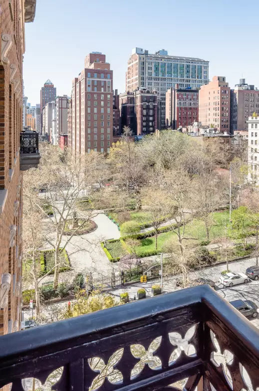 1 Lexington Avenue, Gramercy, Gramercy Park, Uma Thurman, Ethan Hawke, Celebrities, Celebrity Real Estate, 435 East 52nd Street, River House, Manhattan Co-op kev muag khoom, kho dua tshiab, sab hauv