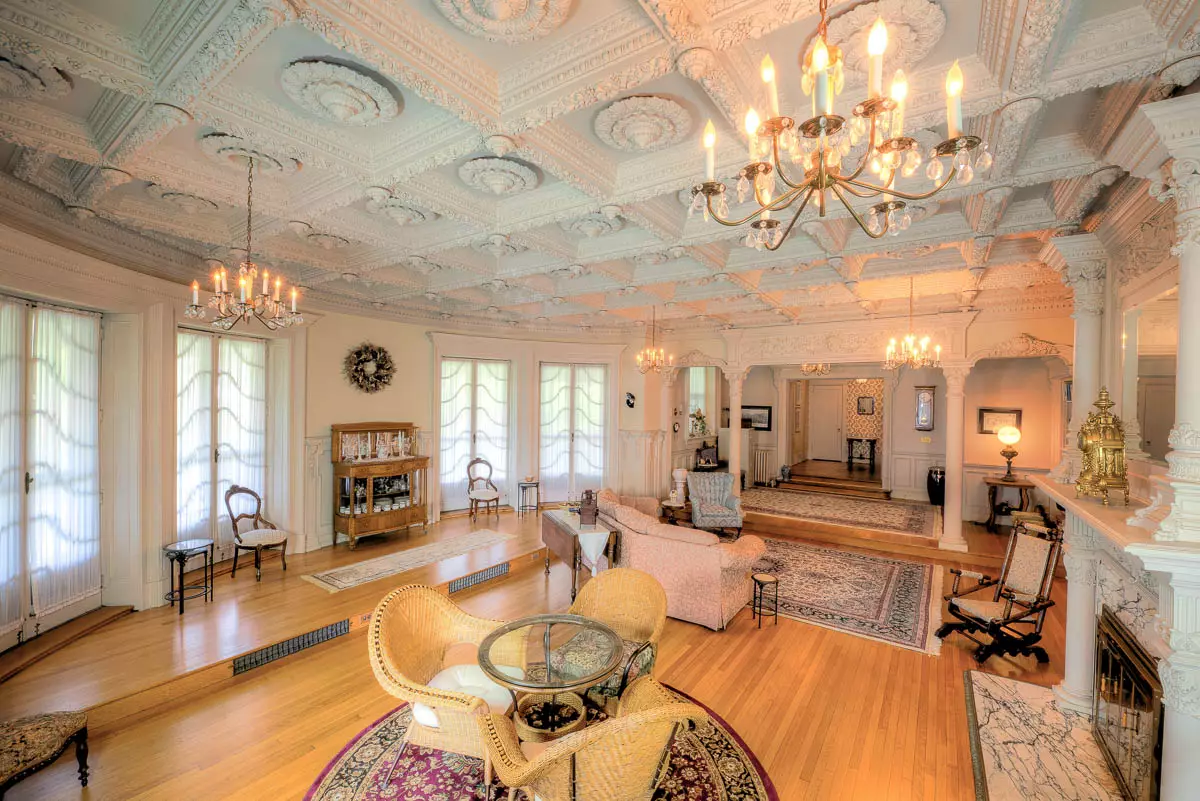 Për vetëm 825 mijë dollarë ju mund të jetoni si vajza e një guvernatori në këtë shtëpi historike viktoriane 21343_1