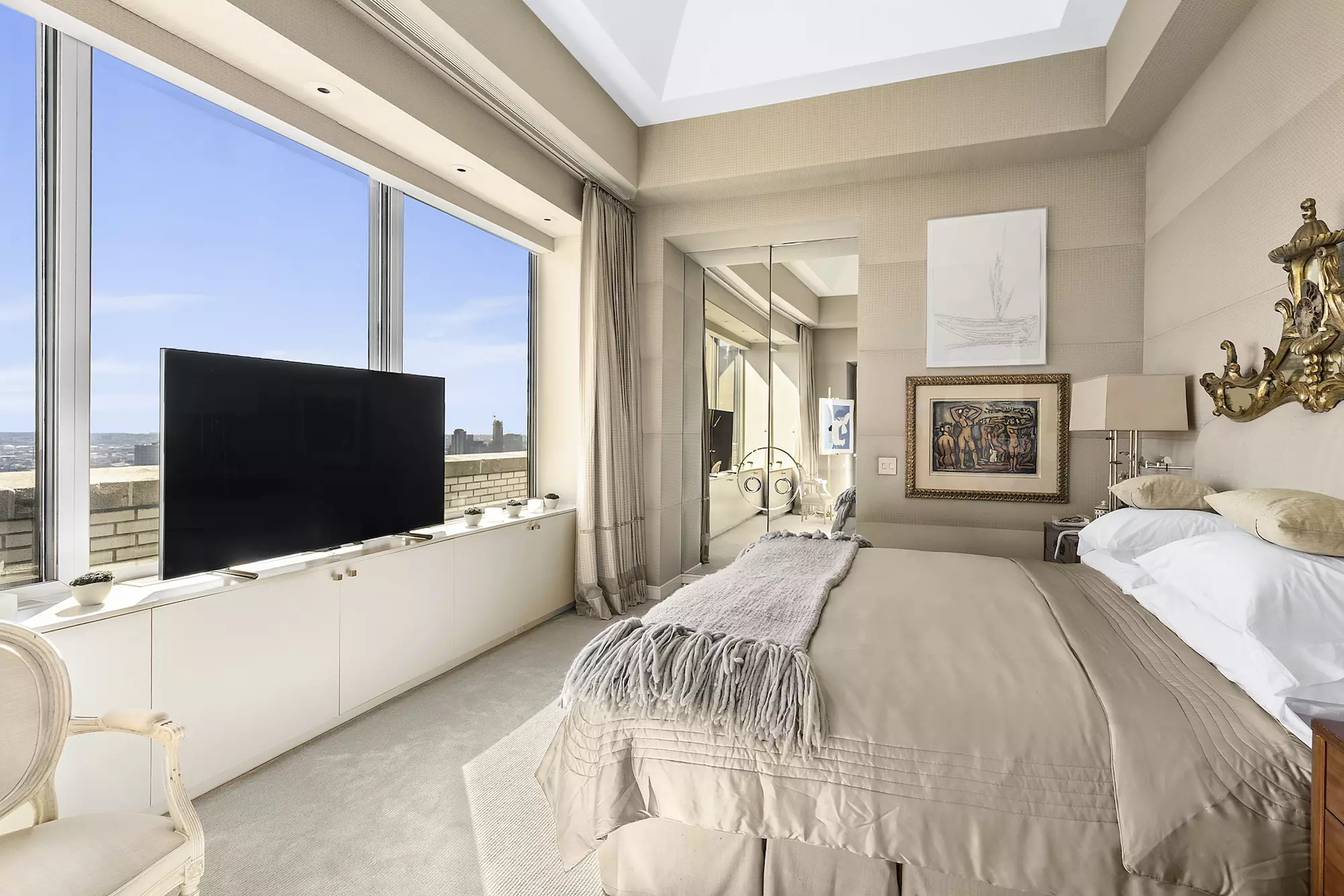 $5M penthouse គឺជាផ្ទះបែបបុរាណ Manhattan ដែលមានទេសភាព 360 ដឺក្រេ និងរាបស្មើរជុំវិញ 2170_11