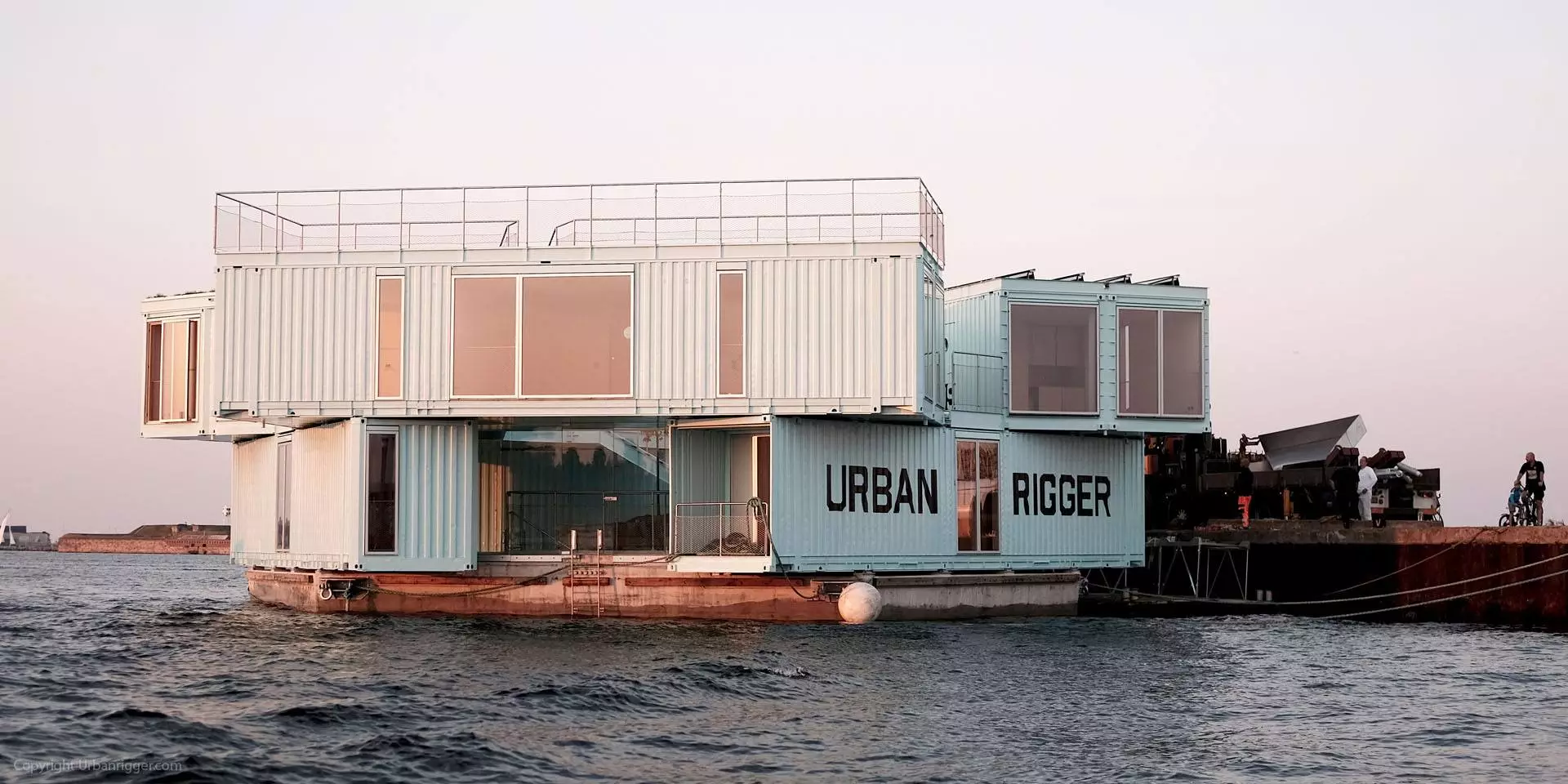 Kunne Bjarke Ingels' flydende skibscontainere fungere til studieboliger i NYC? 21786_1