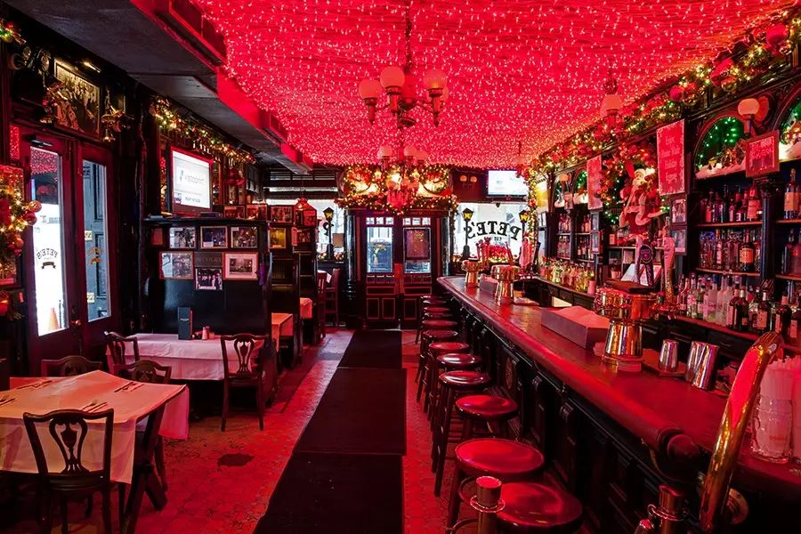 Pete's Tavern, ụlọ mmanya NYC kacha ochie, O. Henry NYC, onye akụkọ ihe mere eme speakeasy NYC, James na Karla Murray