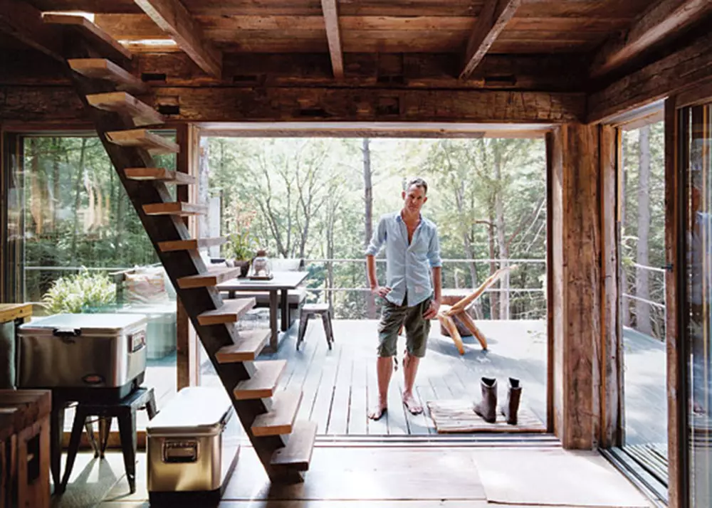 Scott Newkirk, töötlemata puidust majake, metsamaa taganemiskoht, Yulan, New York, väike kajut, väljaspool võrku, 14 x 14 jalga, 14 ruutjalga