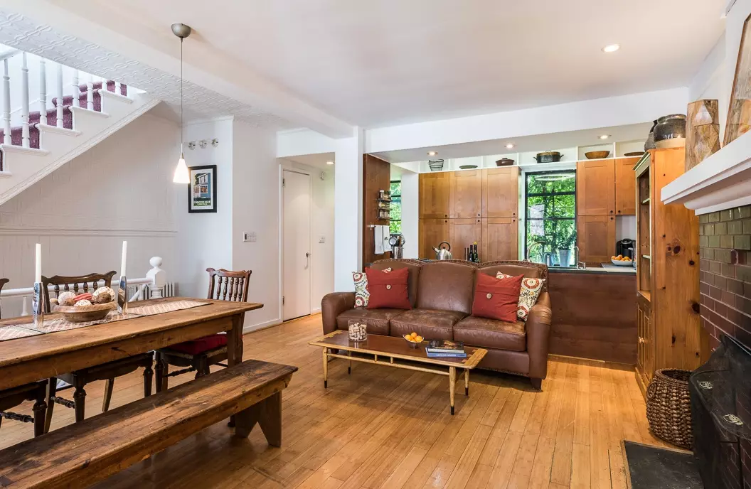 Ile gbigbe Boerum Hill $ 3.5M wa pẹlu ile idile mẹta ni iwaju fun owo ti n wọle yiyalo 22270_1