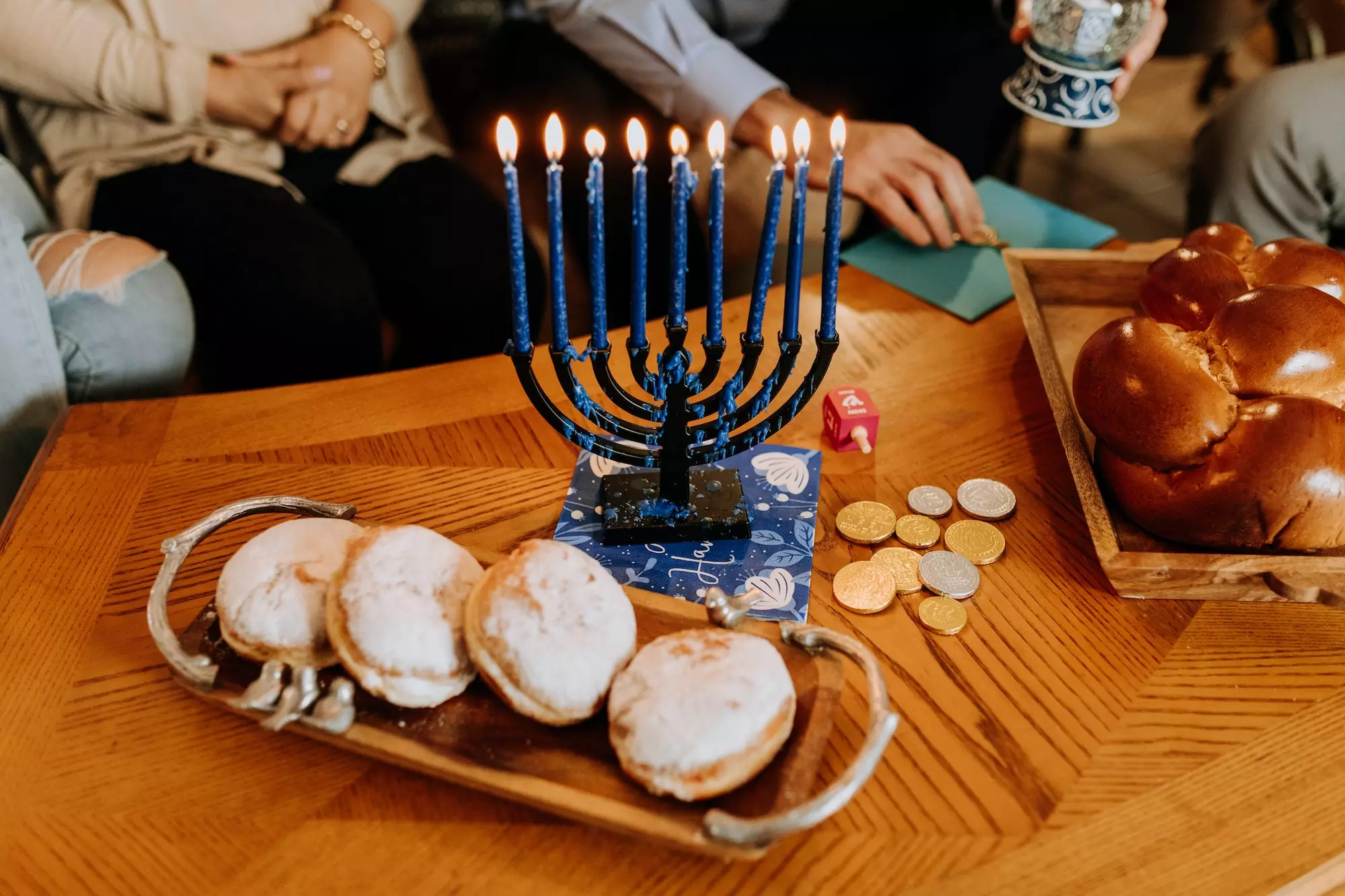 Mua latkes và đồ ăn nhẹ mang đi ở đâu cho Hanukkah ở NYC 2227_1