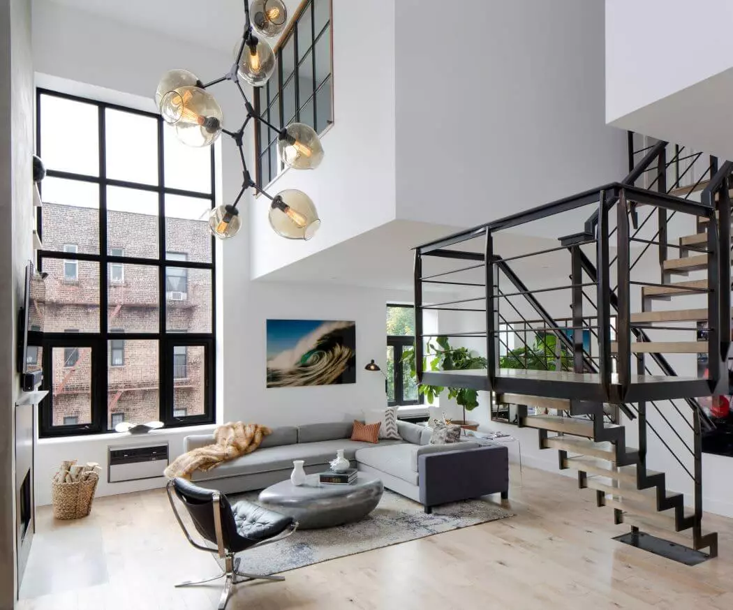 A ajuda de decoração da empresa de design ajuda um casal do Soho a transformar um duplex desatualizado em uma casa multitarefa moderna 22441_1