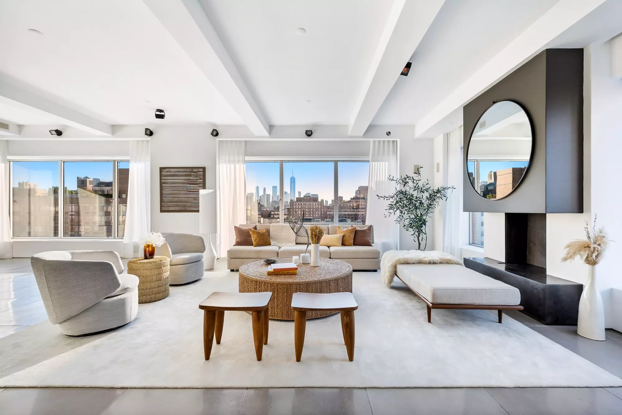 Jistaqsi $6.6M, dan il-loft duplex f'Chelsea għandu solarium u rooftop b'veduti panoramiċi 2257_3