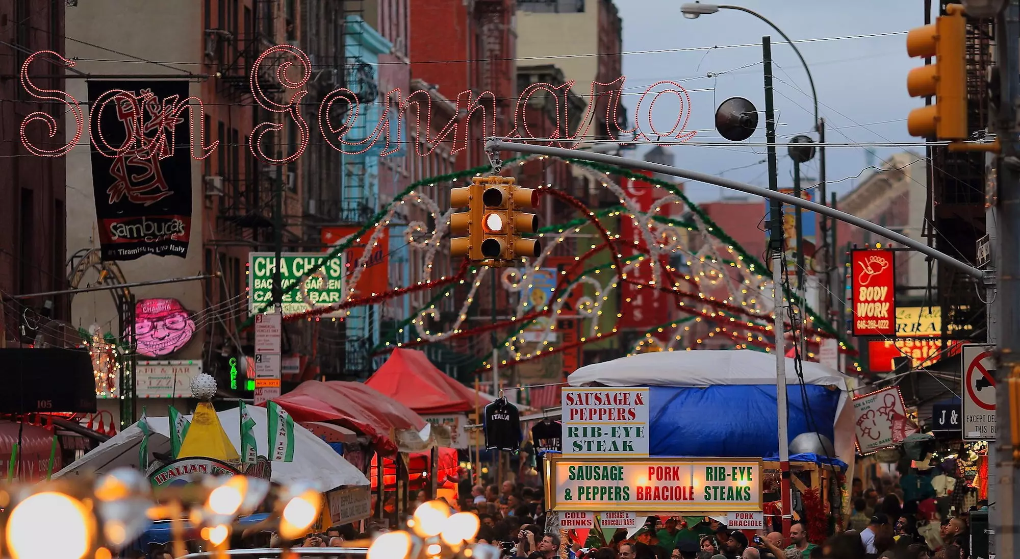 Een gids voor het 95e jaarlijkse feest van San Gennaro . in Little Italy 22996_1