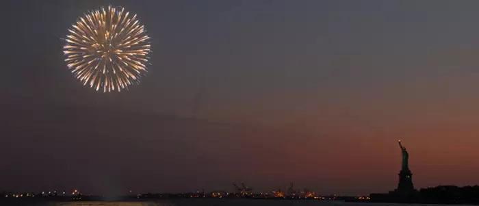 4th-nke-July-fireworks-akpụrụ akpụ-nke-nwere onwe