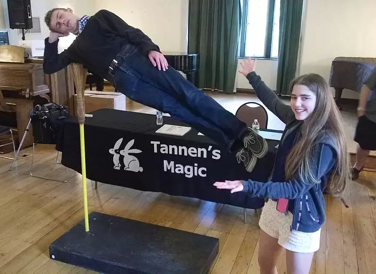 Tannen's Magic Camp, Tannen's Magic, Adam Blumenthal, botigues de màgia de Nova York