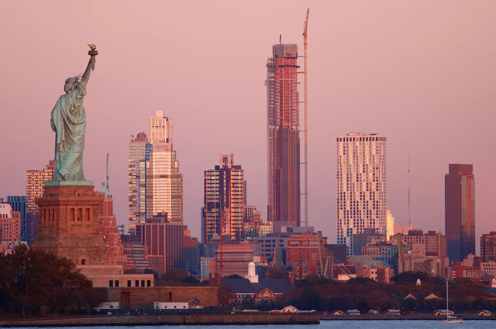 La torre más alta de Brooklyn alcanza los 1.066 pies y se convierte en la primera superalta del distrito 2360_2