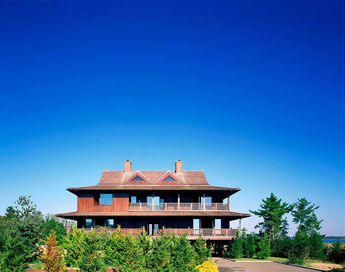 CWB Architects, Thai Style Southampton, Asian style, Modern Sea Front na bahay, Thai Beach House, Southampton, Mahogany, wooden pilings, Shinnecock Bay, Atlantic Ocean