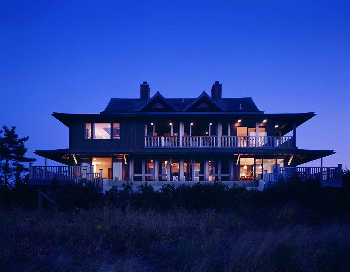 CWB Architects, Thai Style Southampton, Asian style, Modern Sea Front na bahay, Thai Beach House, Southampton, Mahogany, wooden pilings, Shinnecock Bay, Atlantic Ocean