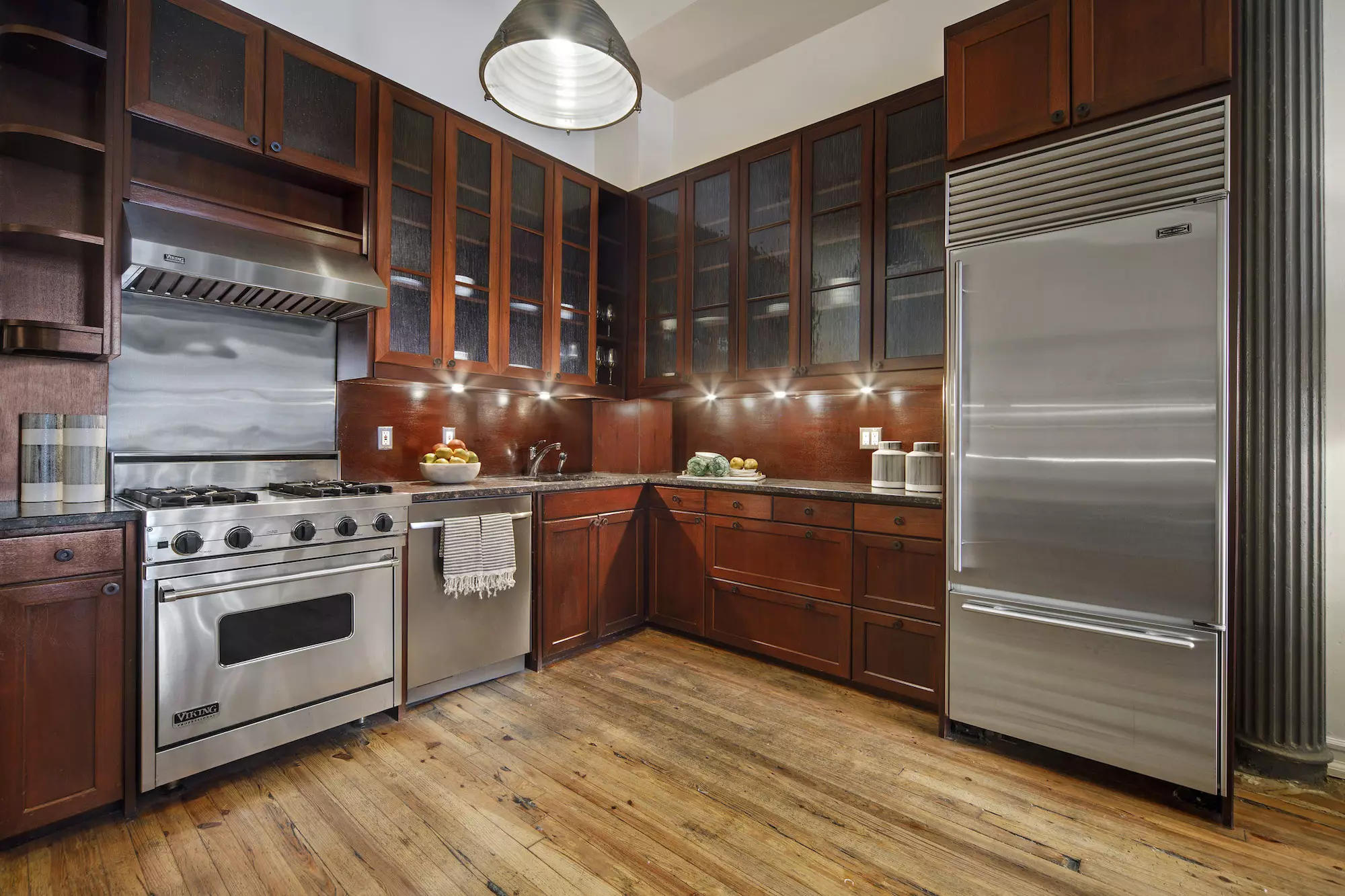 Tus neeg ua yeeb yam Anthony Rapp's Noho loft studio, yuav nrog 'Rent' nyiaj, tam sim no nug $ 1.95M 2380_4