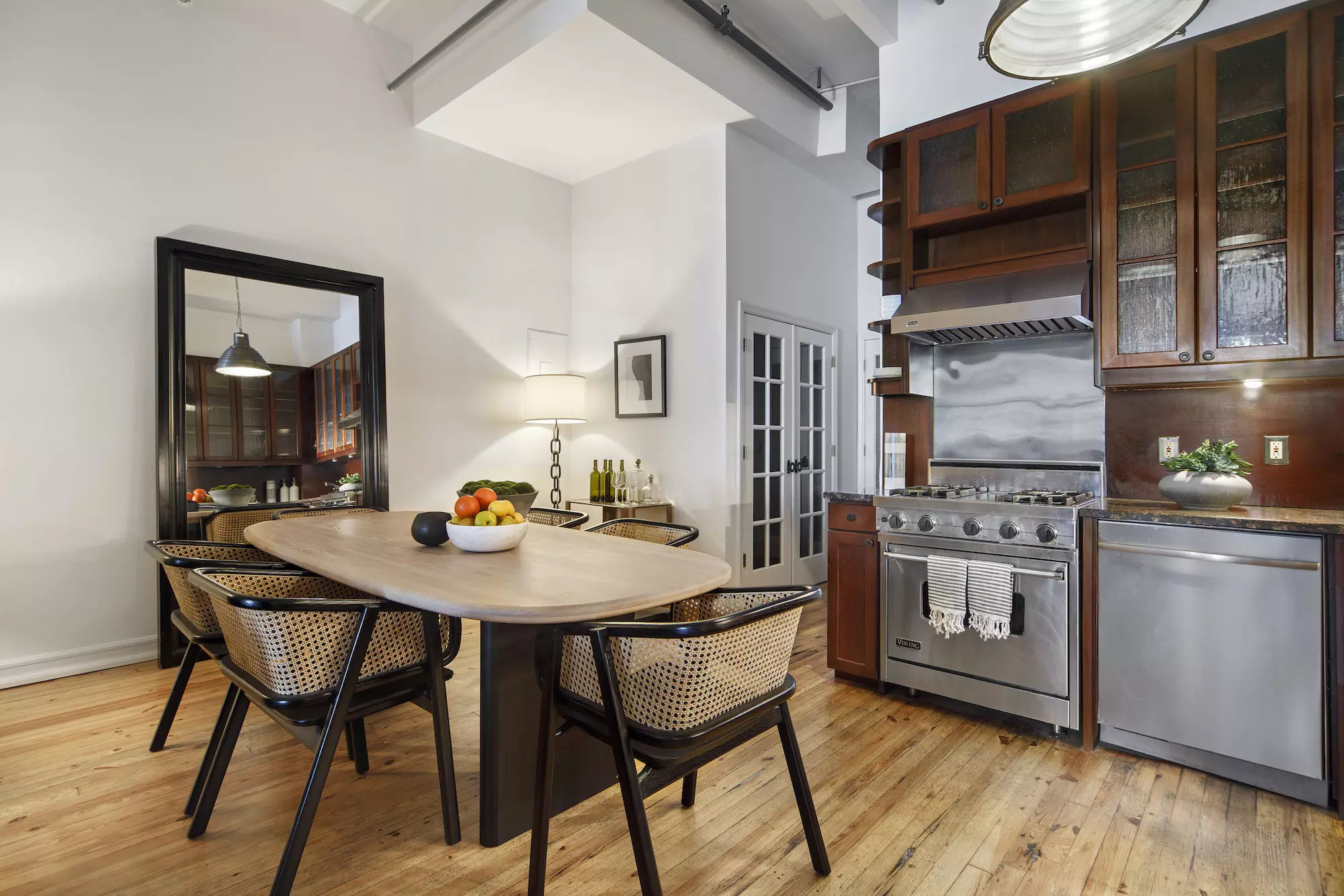 Tus neeg ua yeeb yam Anthony Rapp's Noho loft studio, yuav nrog 'Rent' nyiaj, tam sim no nug $ 1.95M 2380_5