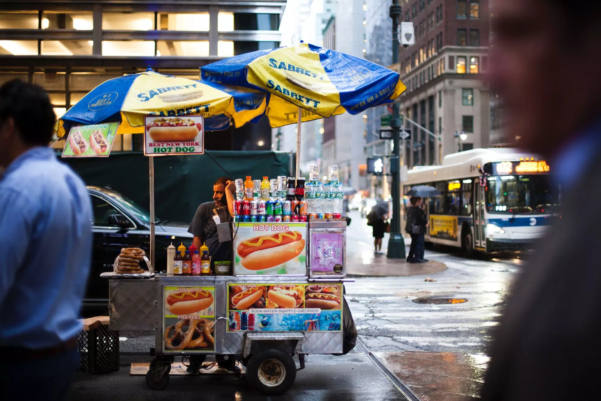 NYC Street Vendor Project lanserer en byomfattende gateselgerjakt for å hjelpe lokale leverandører til å komme seg tilbake 2394_1