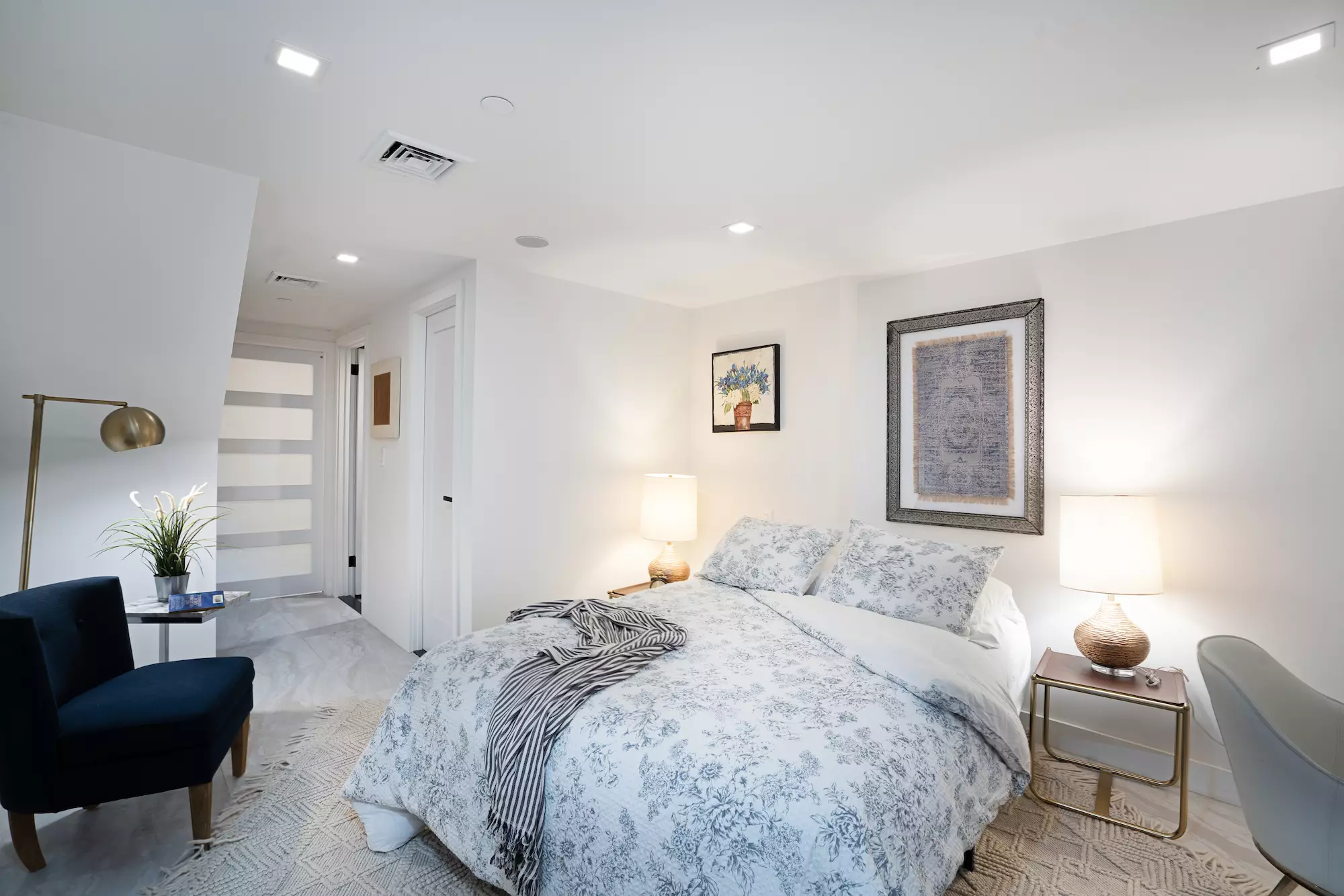 1,3 միլիոն դոլար արժողությամբ այս լուսավոր «Bed-Stuy» պարտեզի դուպլեքսը ունի երազկոտ բակ՝ բացօթյա խոհանոցով։ 2414_10