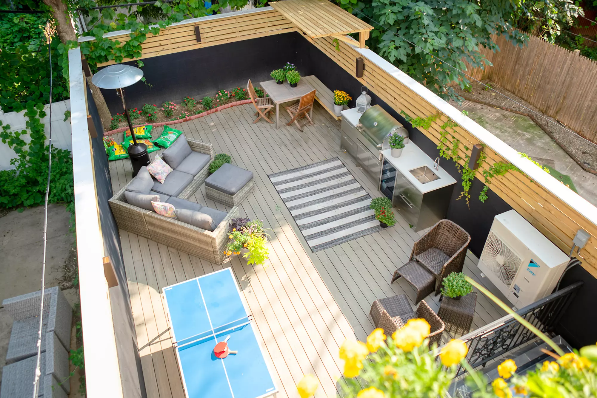 Pentru 1,3 milioane USD, acest duplex cu grădină Bed-Stuy are o curte de vis, cu bucătărie în aer liber. 2414_11