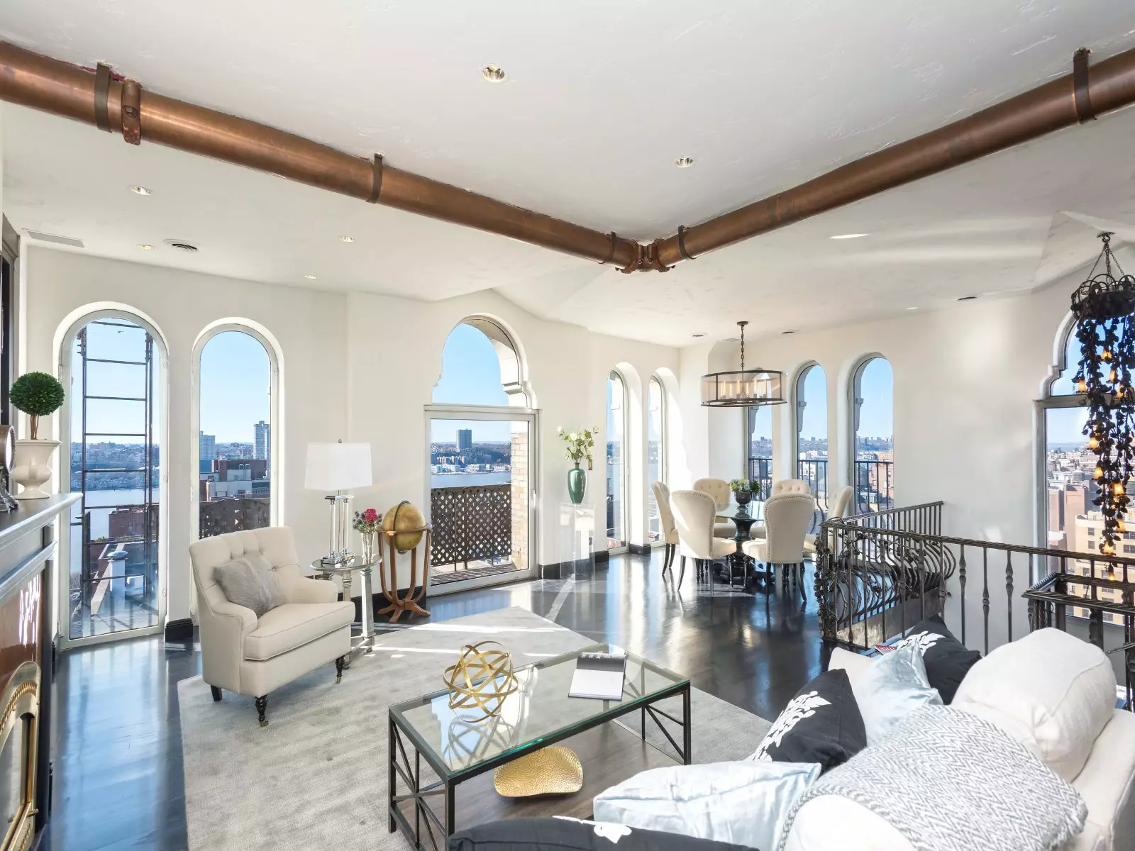 Penthouse UWS ki mete ajou, men ki toujou anfòm, anlè klib nivo ane 1920 yo retounen pou $2.6M. 24357_1